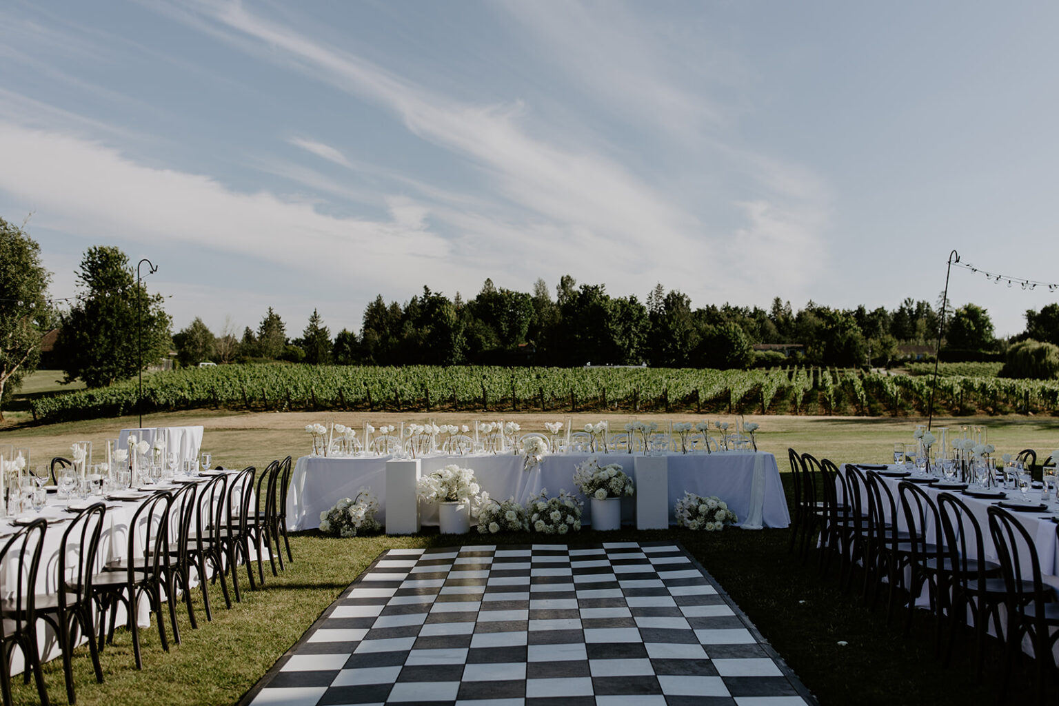 Modern Outdoor Wedding at Cannon Estate Winery, Abbotsford BC | Alina ...